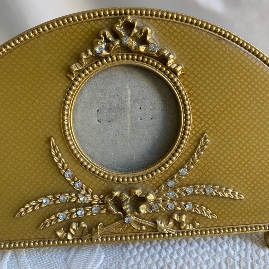 Vintage Round Frame in Moon Half Circle Frame With Tabletop Stand With ...