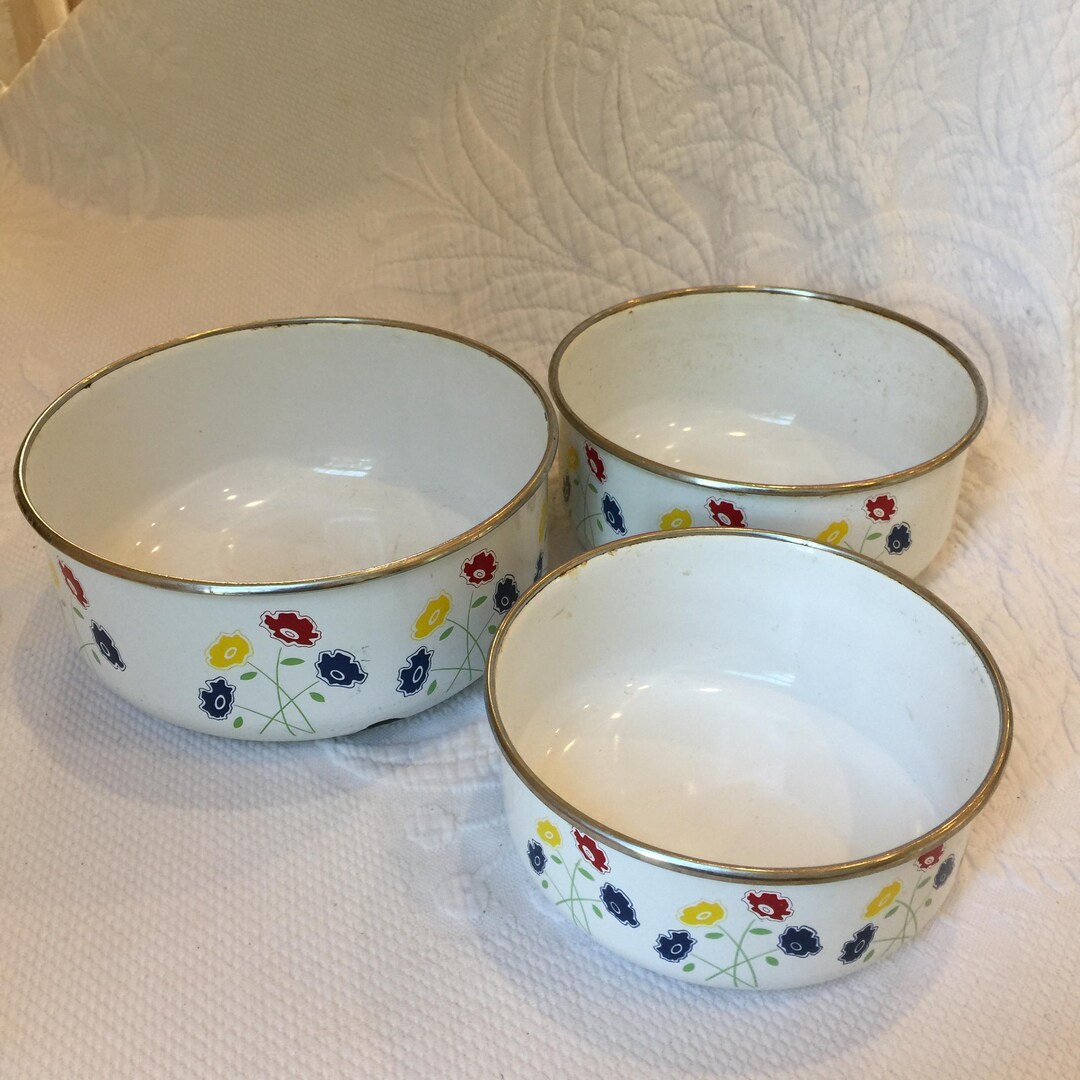 Vintage Enamelware Bowl Set of Three With Blue Red and Yellow Flowers ...