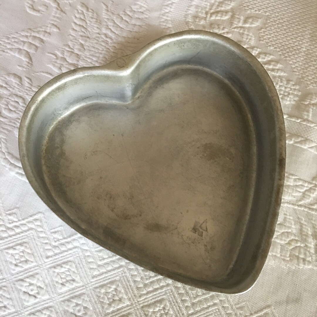 Vintage Wilton Heart Cake Pan. 9 5/8" Wide X 9 3/4" Tall X 2 1/8" Deep ...