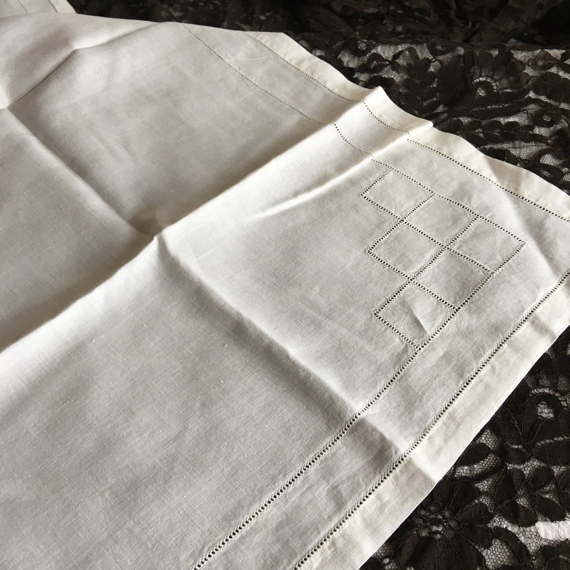 Vintage Pulled Thread White Linen Table Topper Tablecloth. 32" Square ...