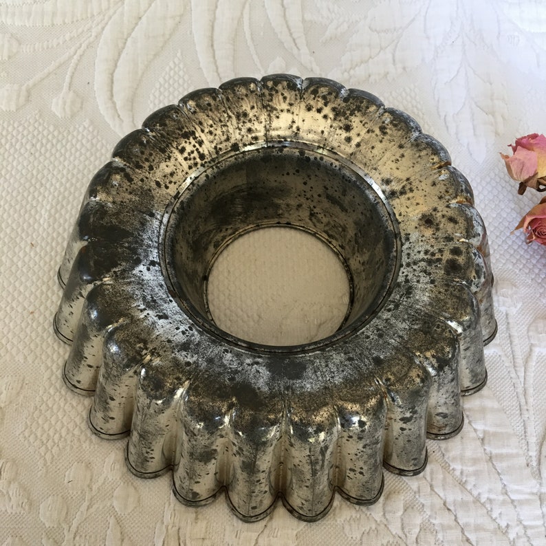 Vintage Tin Fluted Round Mold. Rounded Scalloped Edges With - Etsy