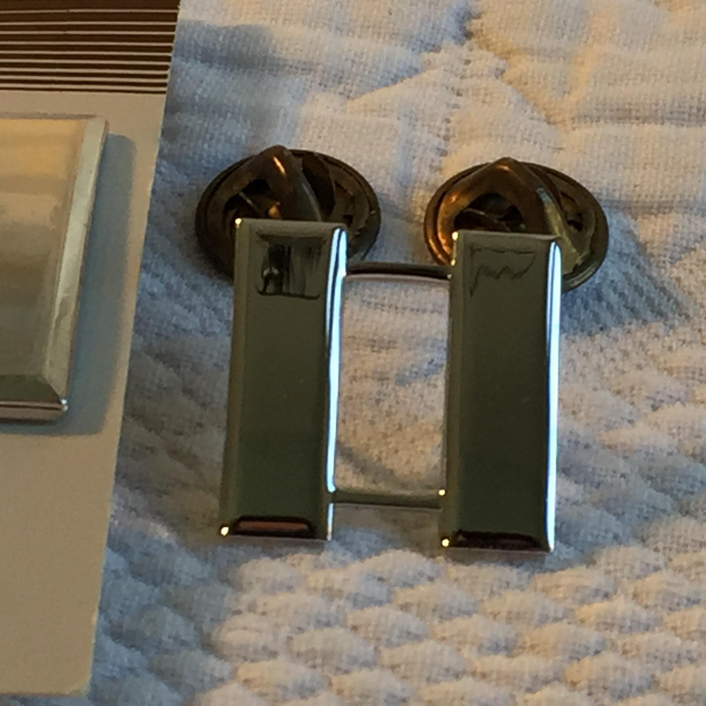 Vintage US Army or Marine Pin on Officers Rank Insignia Collar Pin. 3/4 ...