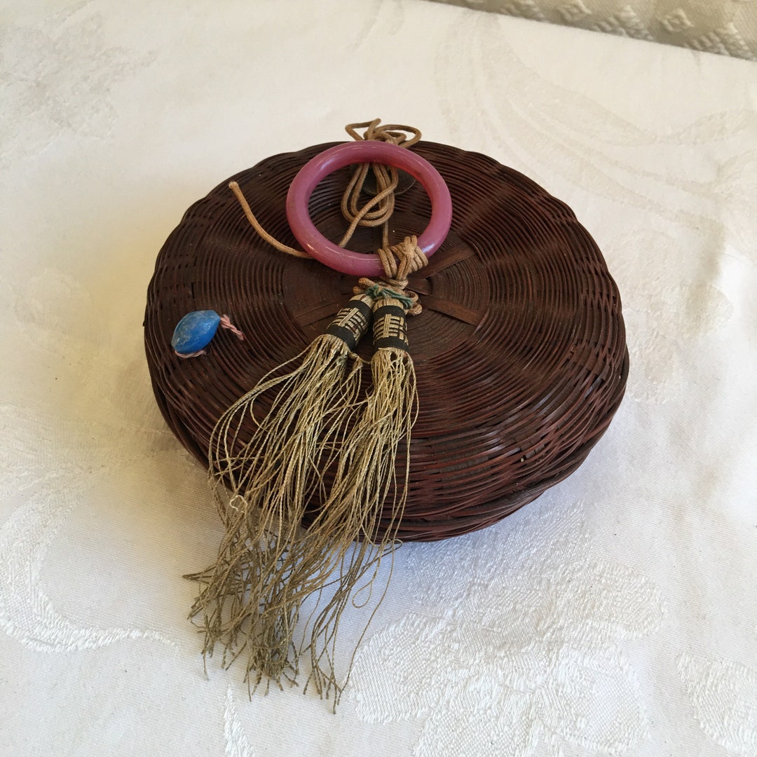 Vintage Round Chinese Sewing Basket. Small Basket With Plastic Rings ...