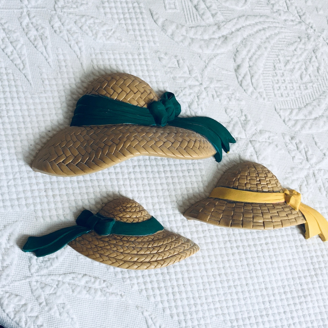 Straw Hat Wall Plaques in Graduated Sizes. Hang on the Wall in a ...
