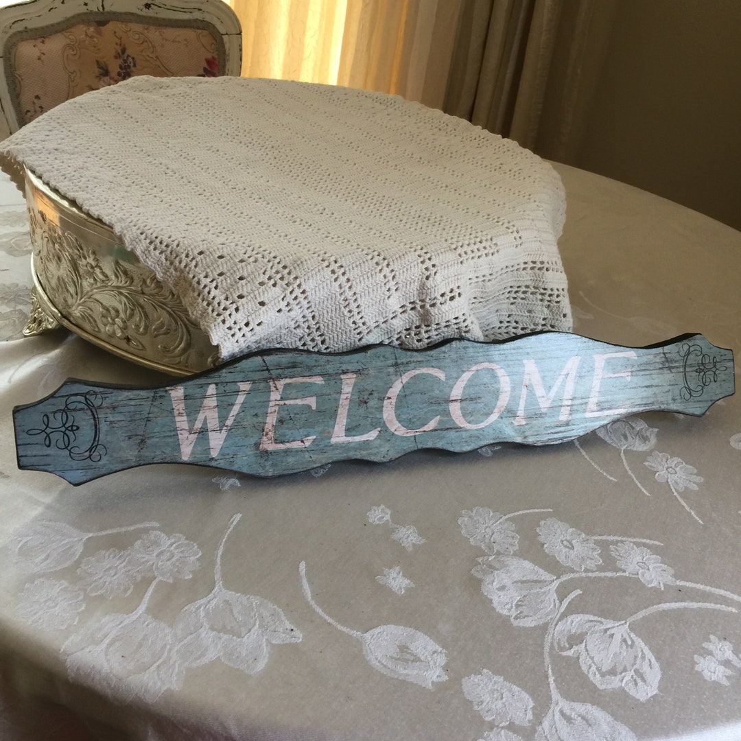 Welcome Sign With Decorative Curved Edges and Fancy Black Curly Cue ...