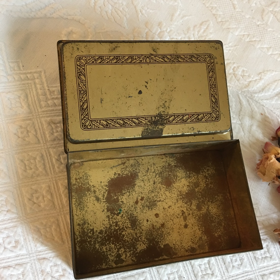 Vintage Luxor Fancy Decorated Tin. Well Made Hinged Tin. | Etsy