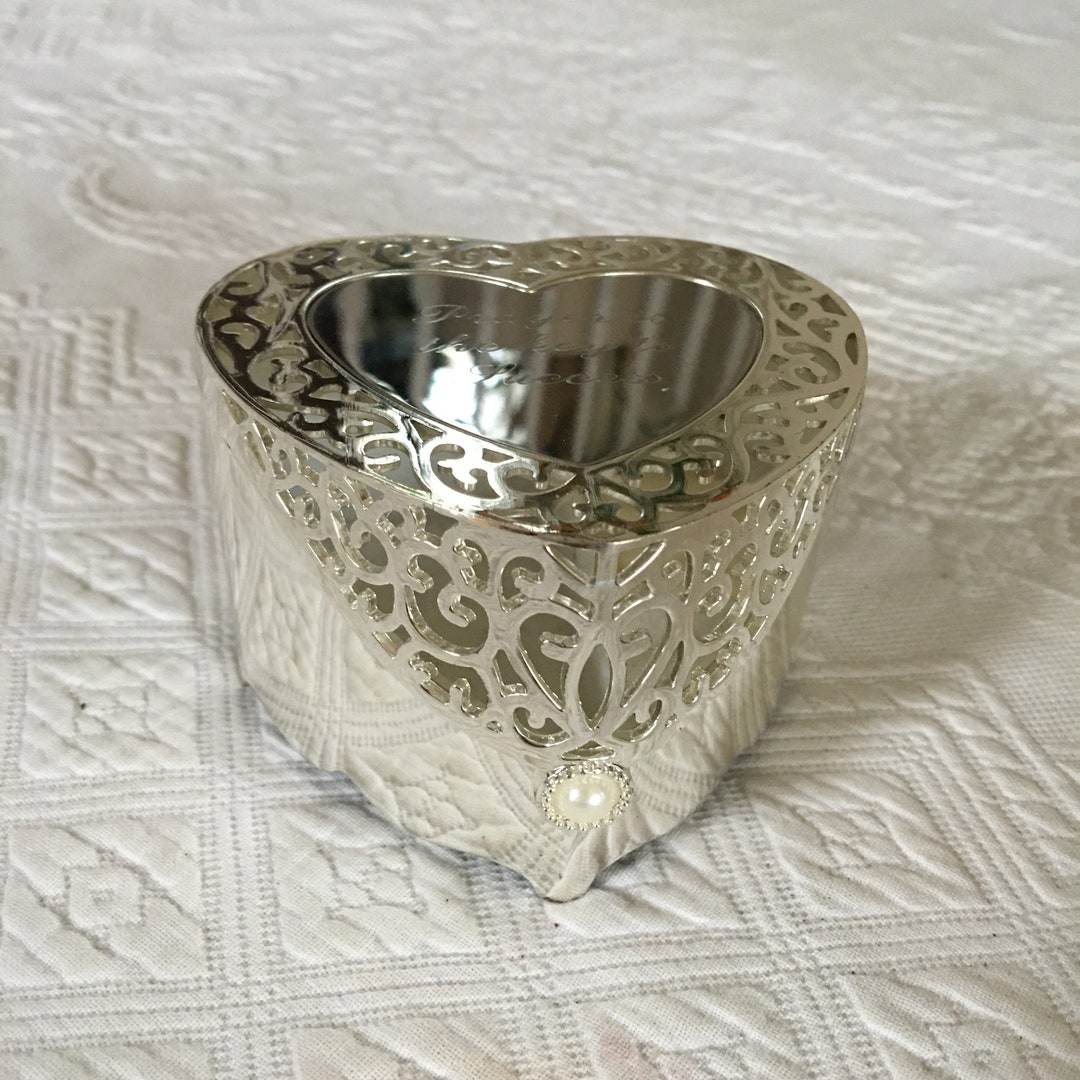 Vintage Silver Plate Heart Trinket or Dresser Box. Jewelry Box Ring ...