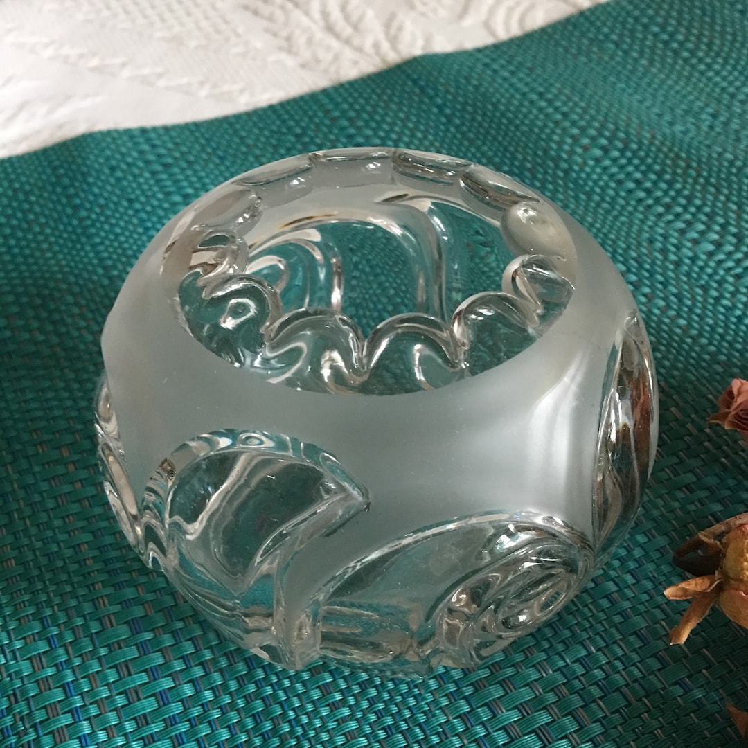 Vintage Round Candle Frosted and Clear Curlie Cue Wave Designs With ...
