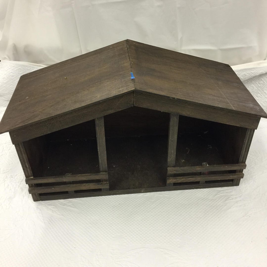 Vintage Nativity Stable in Wood With Set of Chalkware Figurines. Mary ...