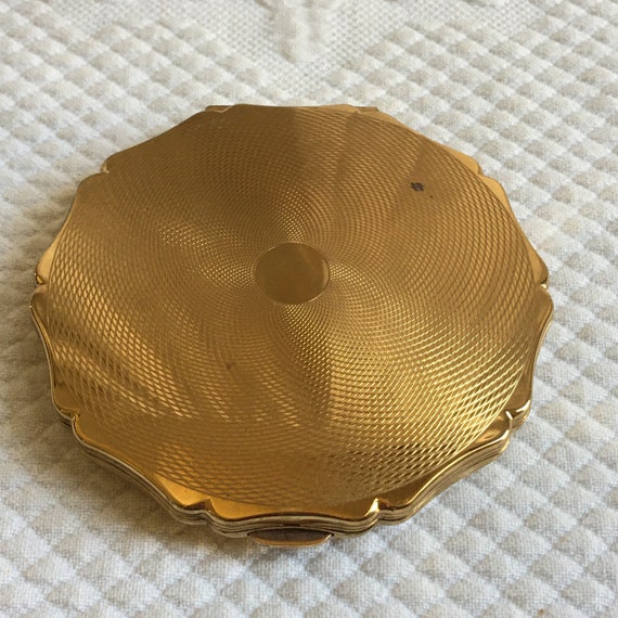 Vintage stratton compact, decorated - Gem
