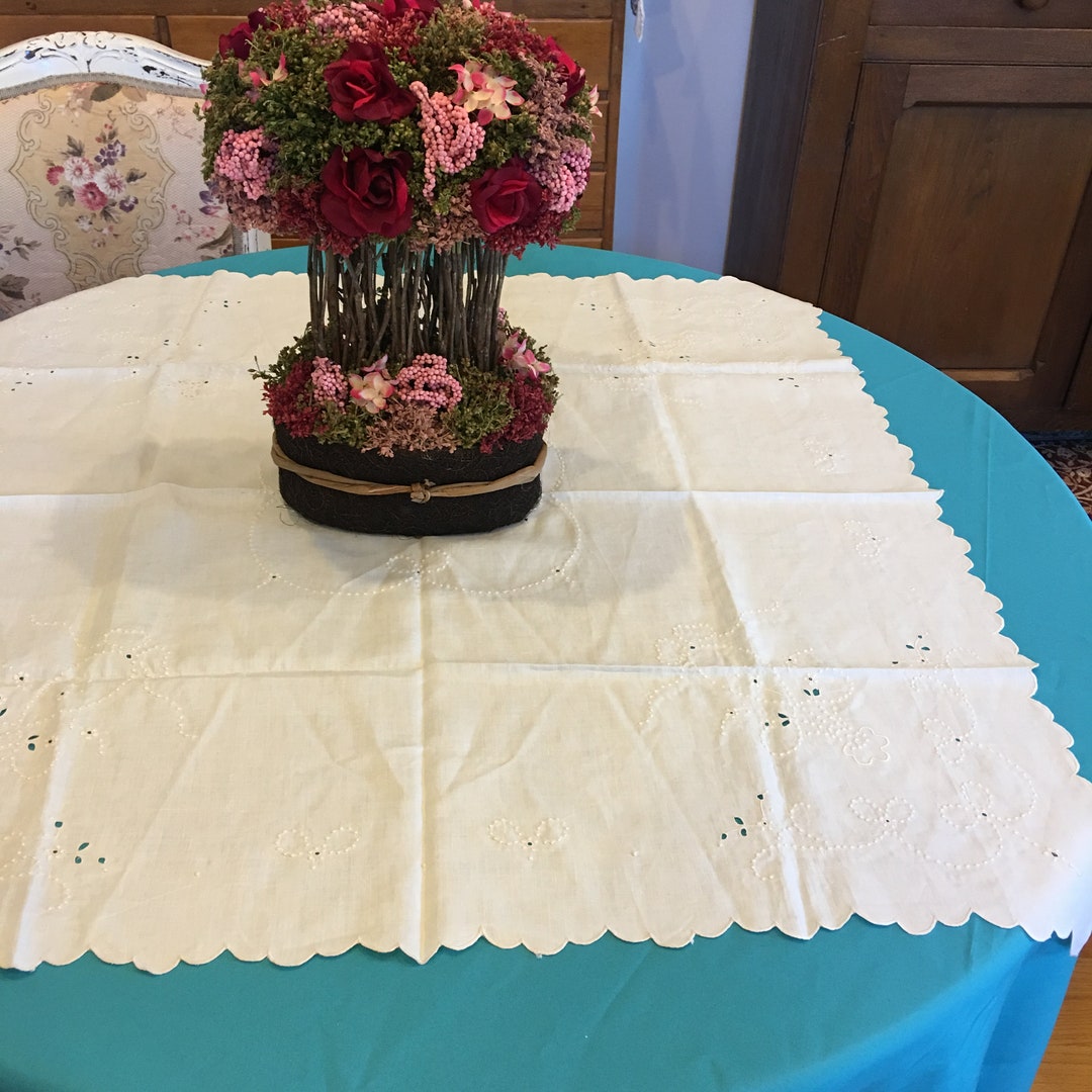 Victorian Scalloped Table Topper Tablecloth With Embroidered Dots and ...