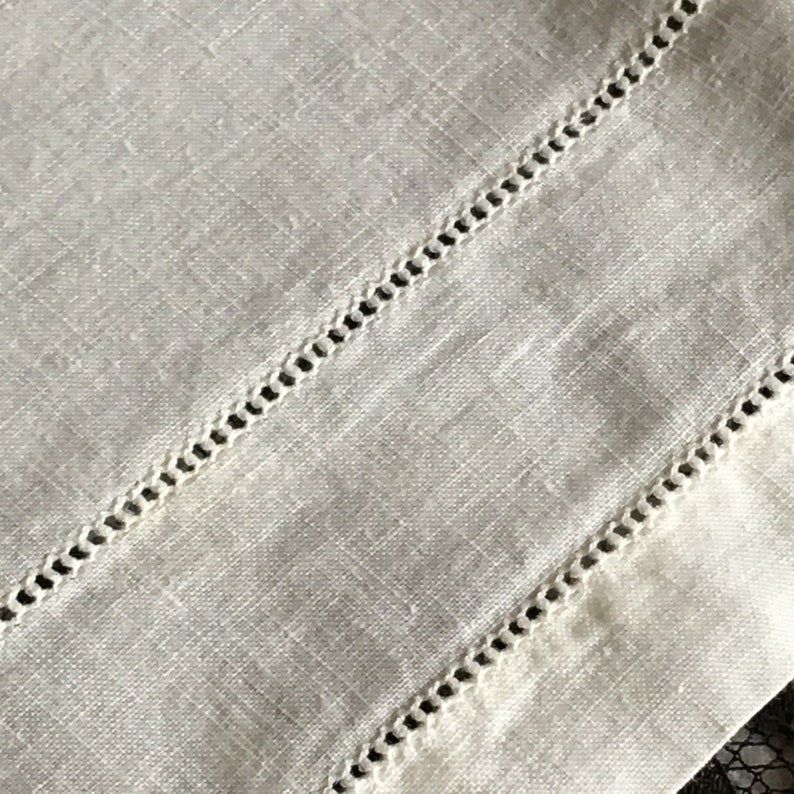 Vintage Pulled Thread White Linen Table Topper Tablecloth. 32" Square ...