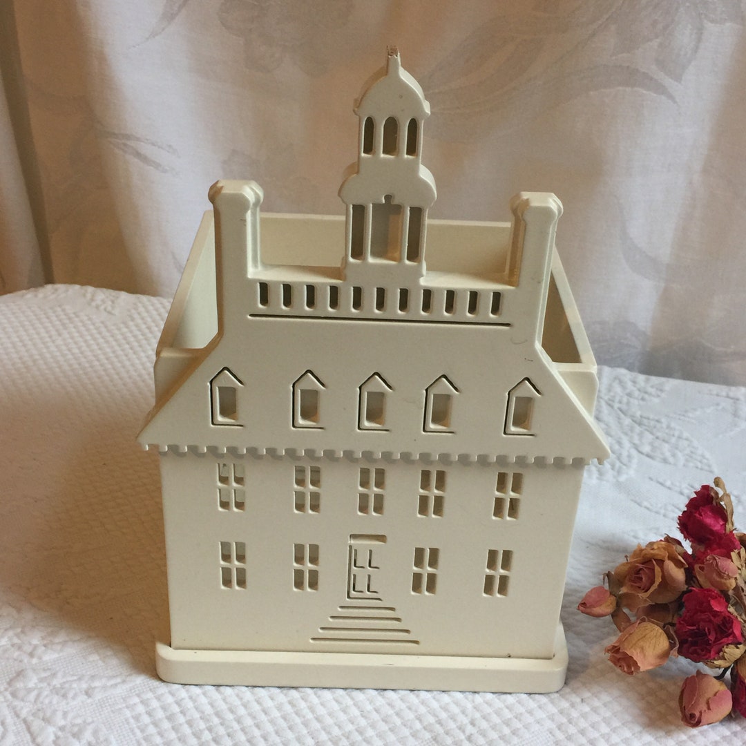 Vintage Tissue Box Cover. Colonial Williamsburg Wooden Building by ...