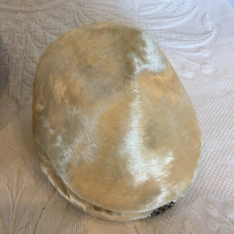 Vintage 1950s Creamy White Fuzzy Hat With Rhinestones. Styled by Yaeger ...