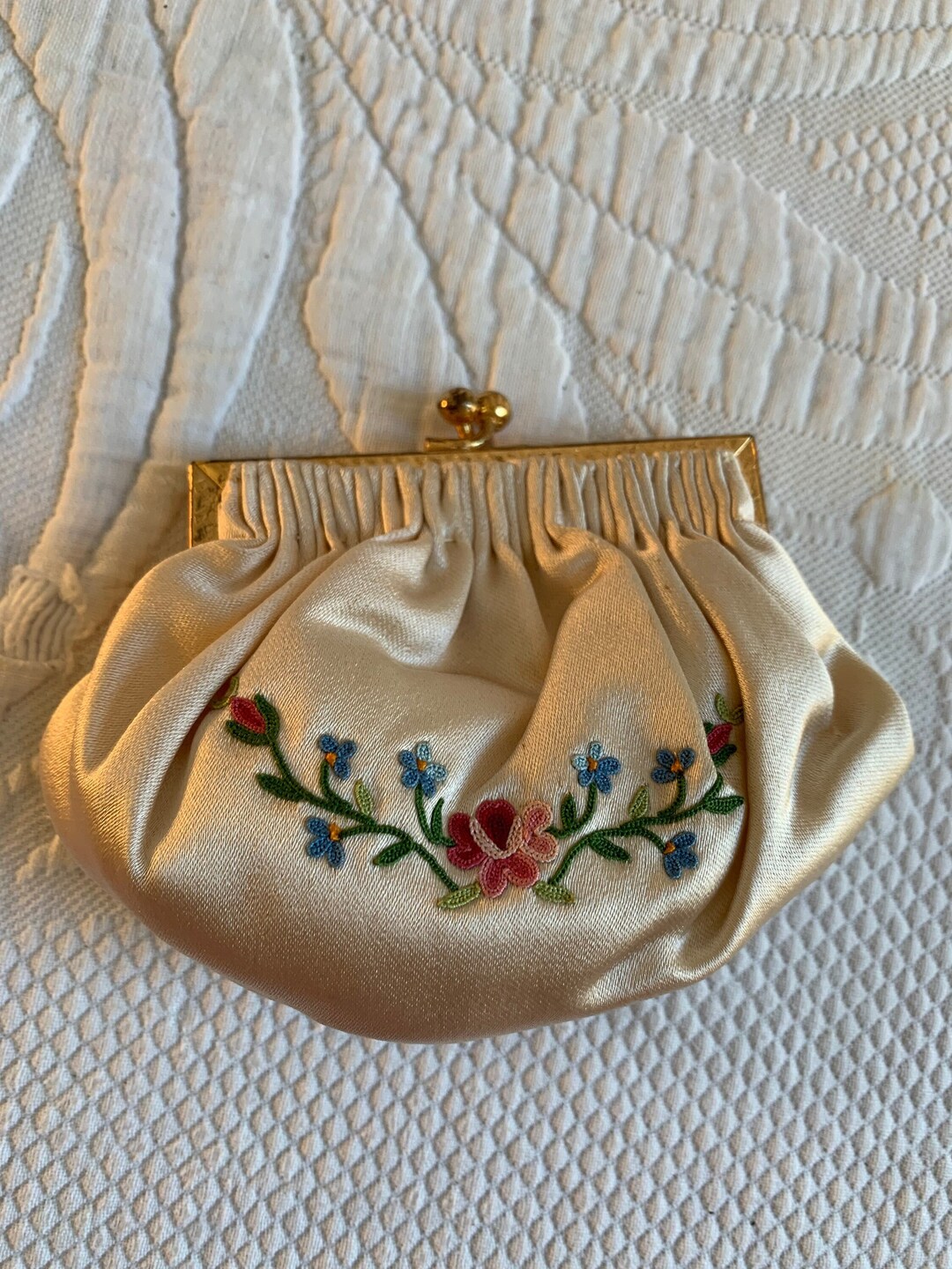 Vintage White Silk Petit Point Embroidered Coin Purse With Silk Lining ...