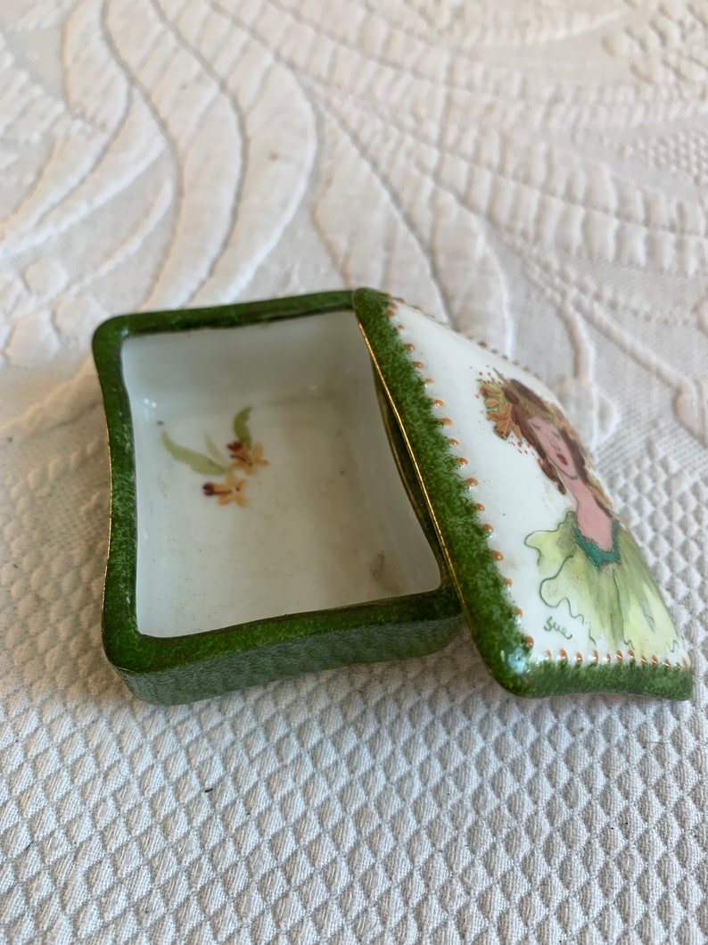 Vintage Lady Porcelain Dresser Box. Hand Painted Green Small Trinket ...