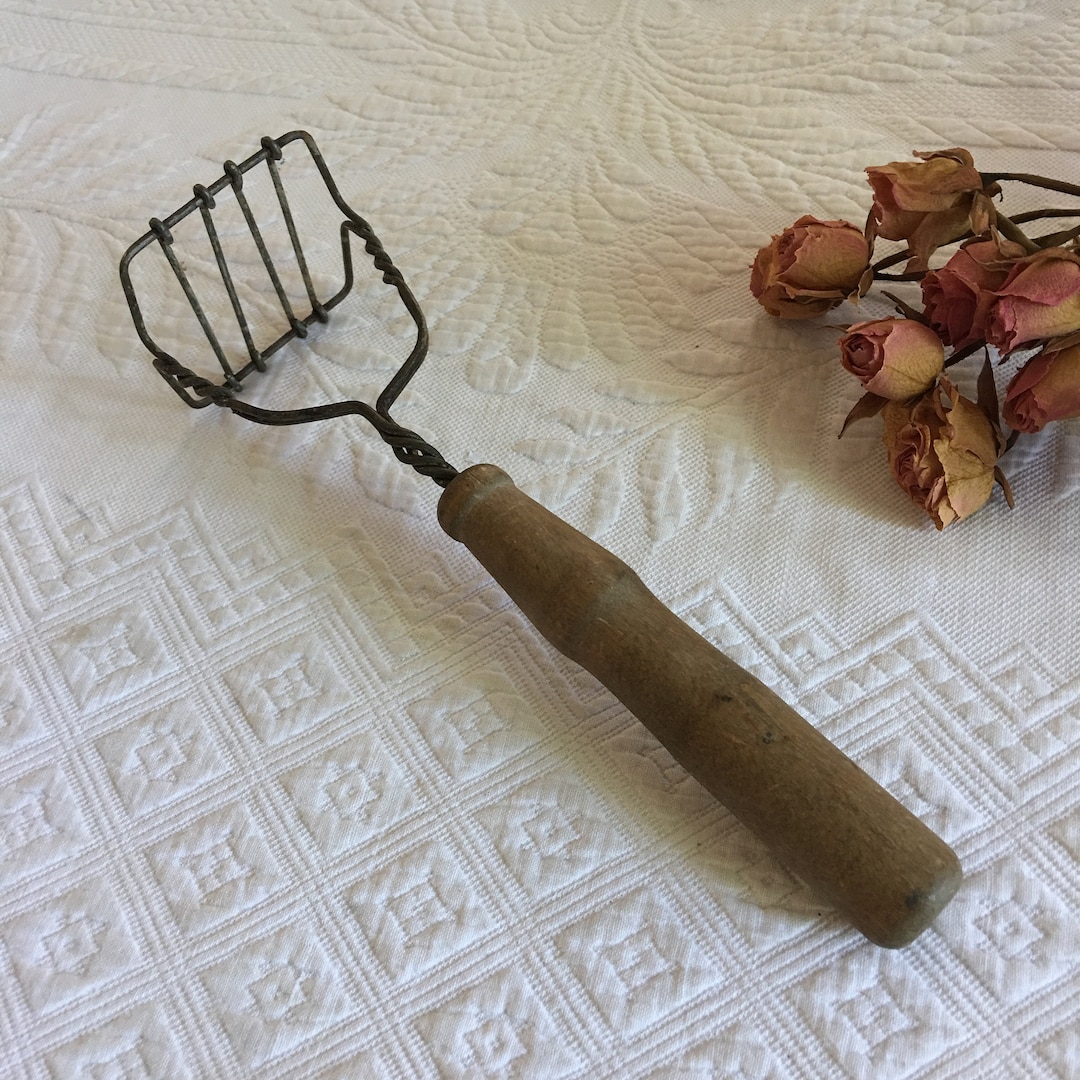 Vintage Wood and Metal Wire Potato Masher. Vintage Kitchen Utensil for ...