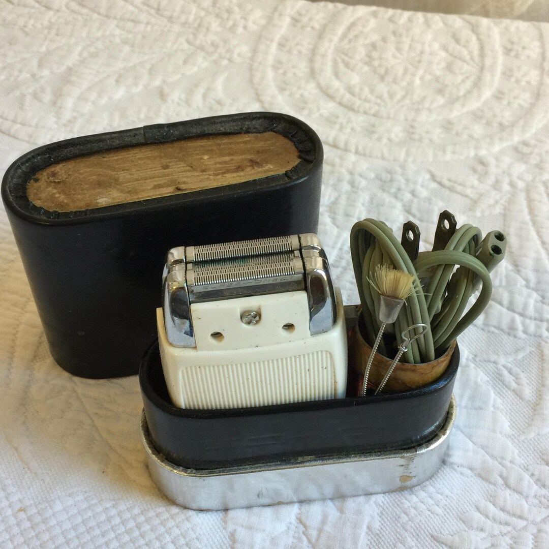 Vintage Schick Electric Razor From 1970s. White Super Honed Razor in ...