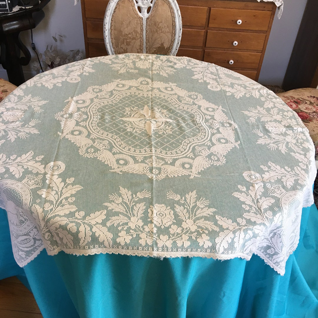 Vintage Patriotic Table Topper. Center Propellor Design, Eagle Wings ...