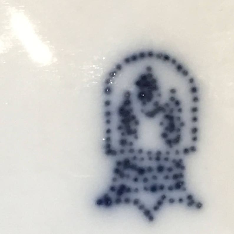 Vintage Porcelain Open Work Serving Dish. Dish With Dimensional Leaves ...