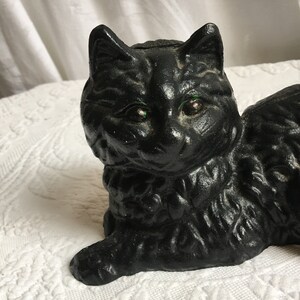 Vintage Cast Iron Cat Figurine. Life Sized Small Cat in Black Cast Iron ...