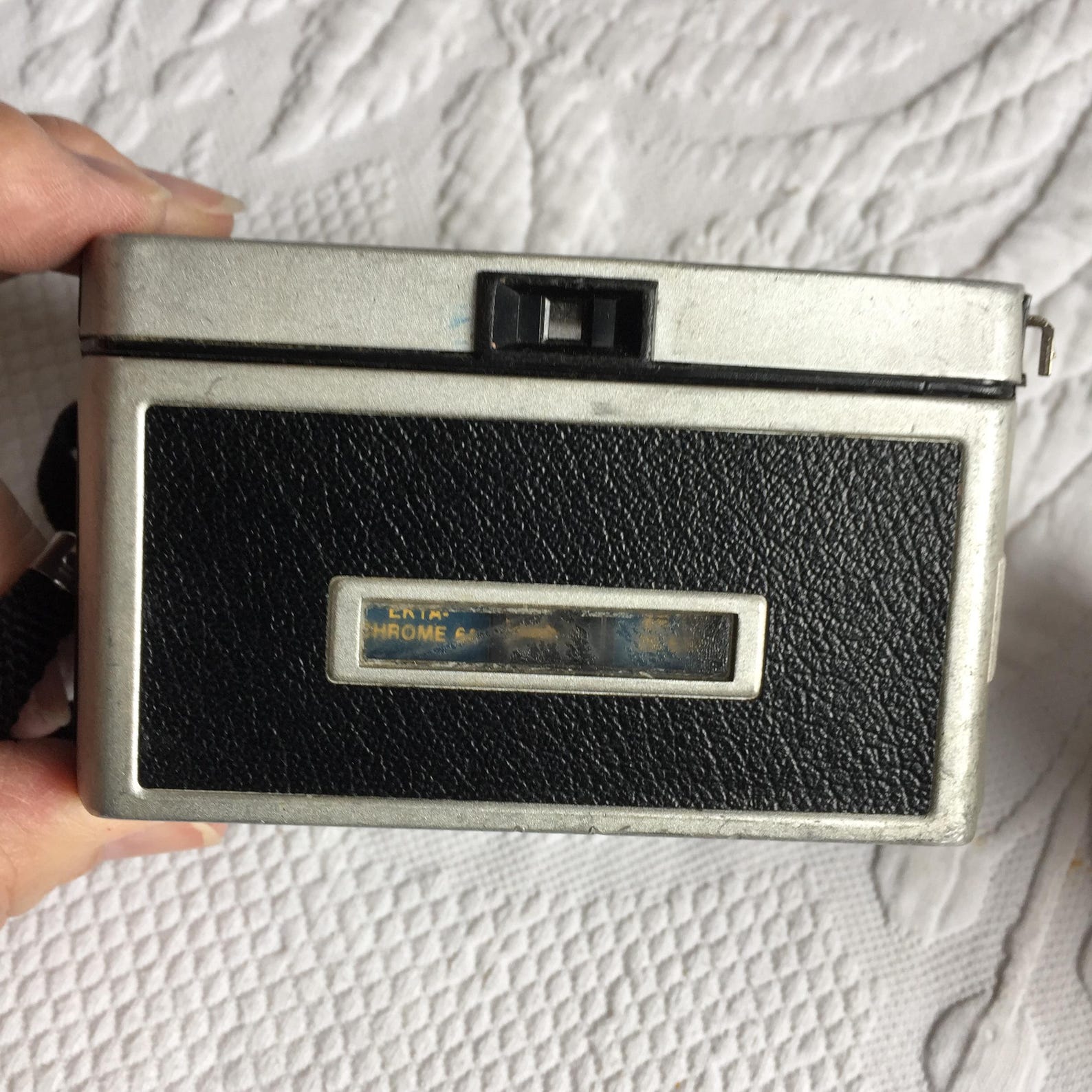 Vintage Kodak 124 Instamatic Camera. Includes One 1991 Kodacolor Film ...