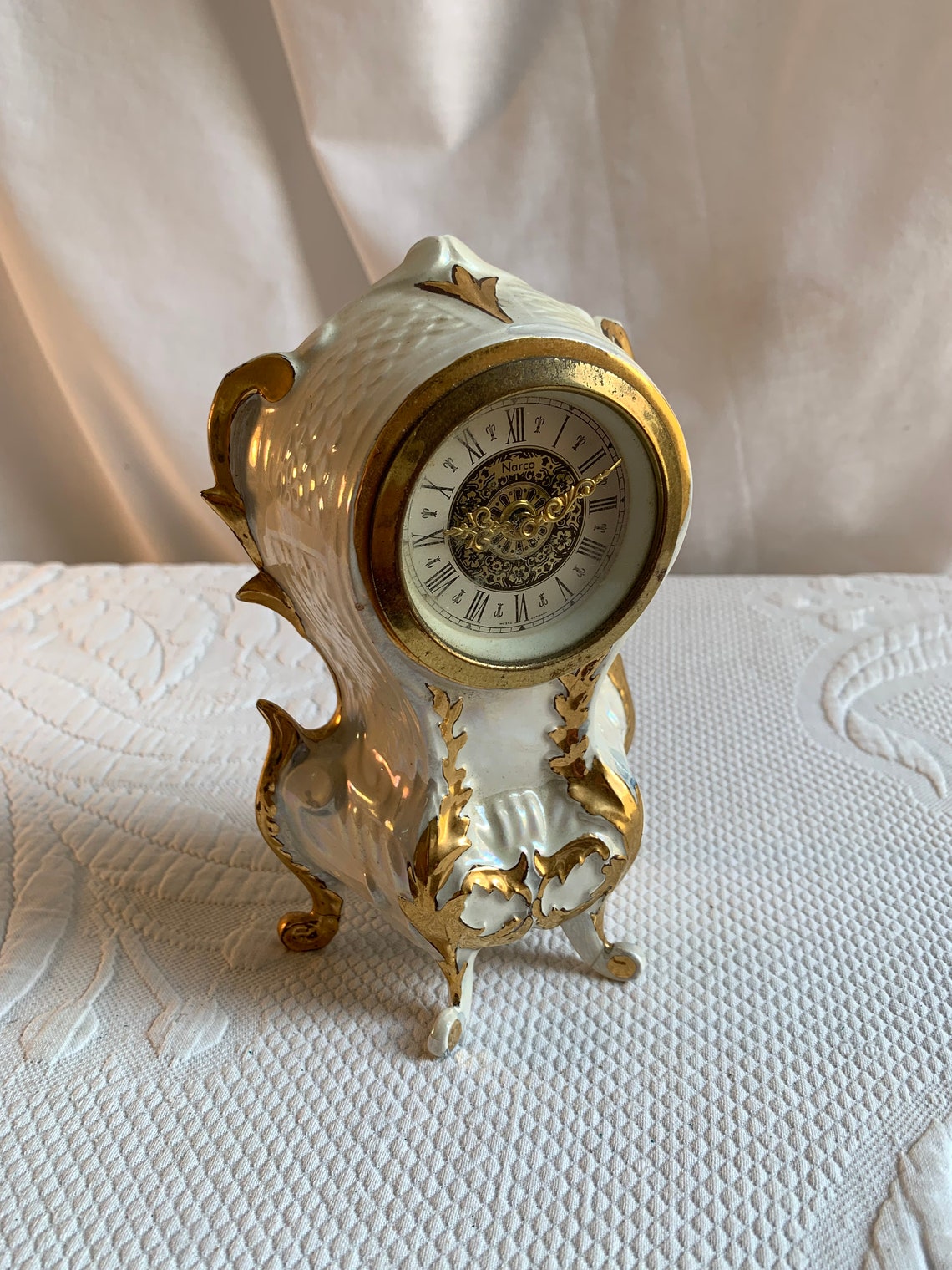 Vintage Narco Clock. Iridescent Ceramic Clock With Gold Gilt Painted ...