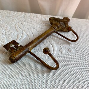 Vintage Large Key Wall Hooks for Multi-purpose. Gold Antiqued Painting ...