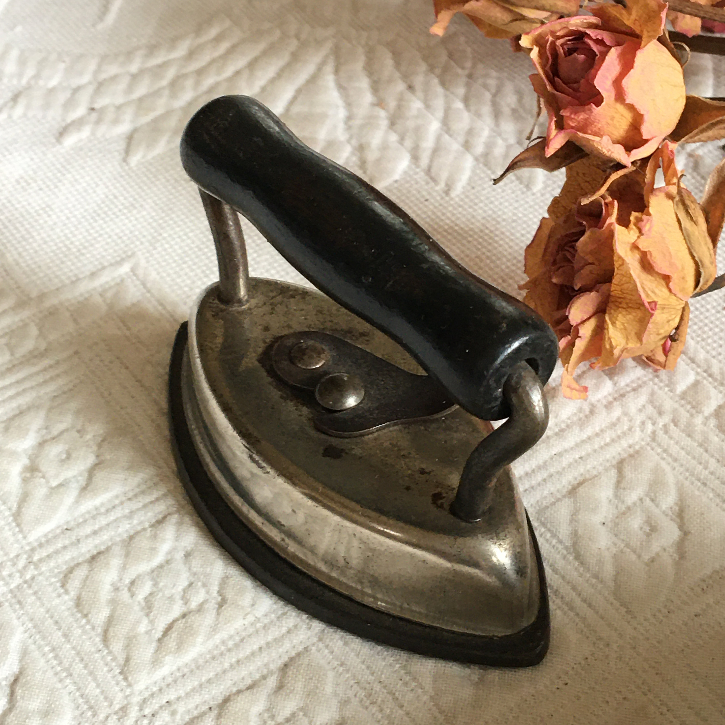 Vintage Dover USA Sad Iron Miniature Real Iron. Wooden Handle and Cast ...