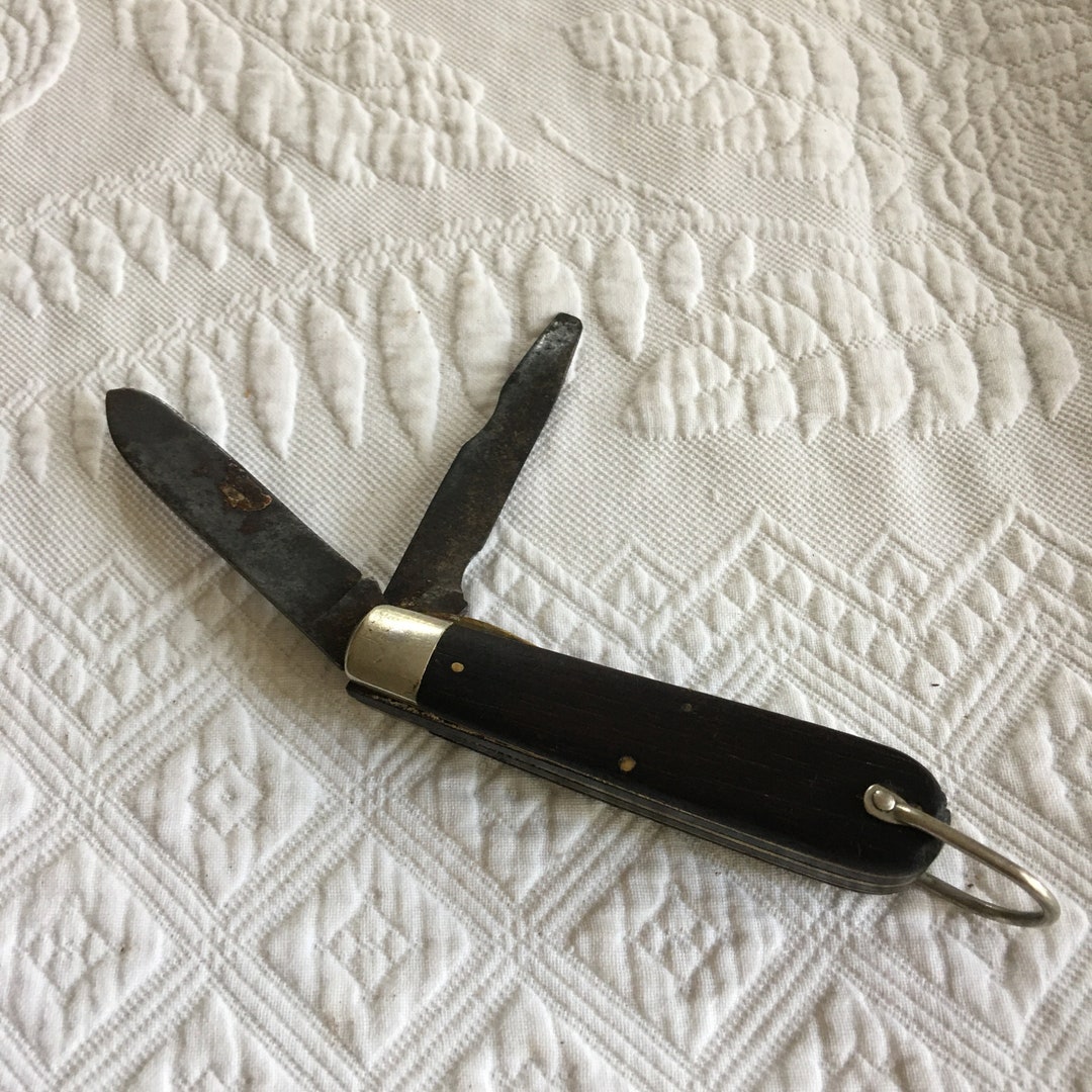 Vintage Kutmaster Pocket Knife. 2 Blades, Wooden Handle. - Etsy