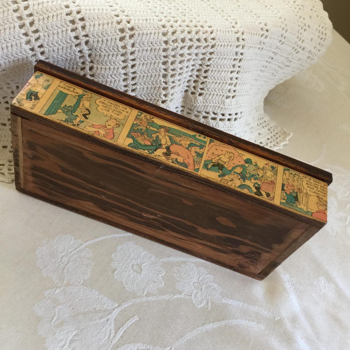 Vintage Cartoon Covered Wooden Box. Eek & Meek a Mock Mugging on Top ...