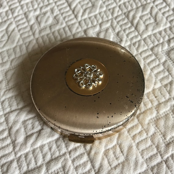 Vintage Avon Face Powder Compact. Almost Full with Po… - Gem