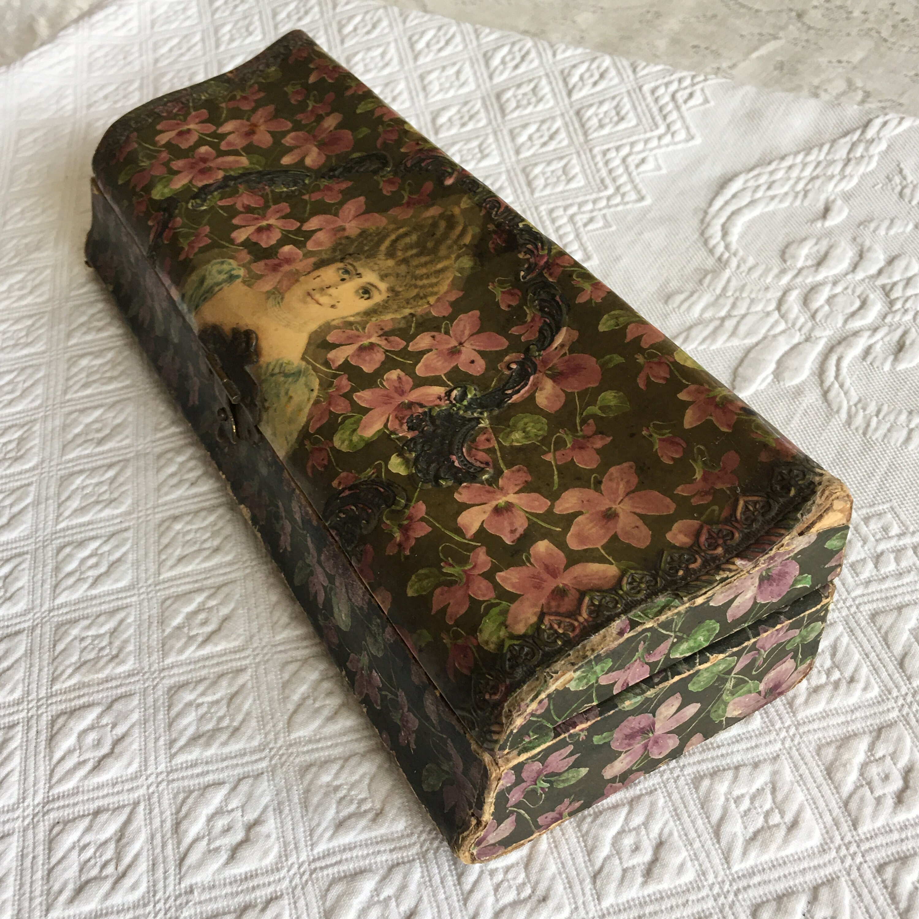 Antique Victorian Hankie Box. Silk Lining Old Box. Decorative Dresser ...