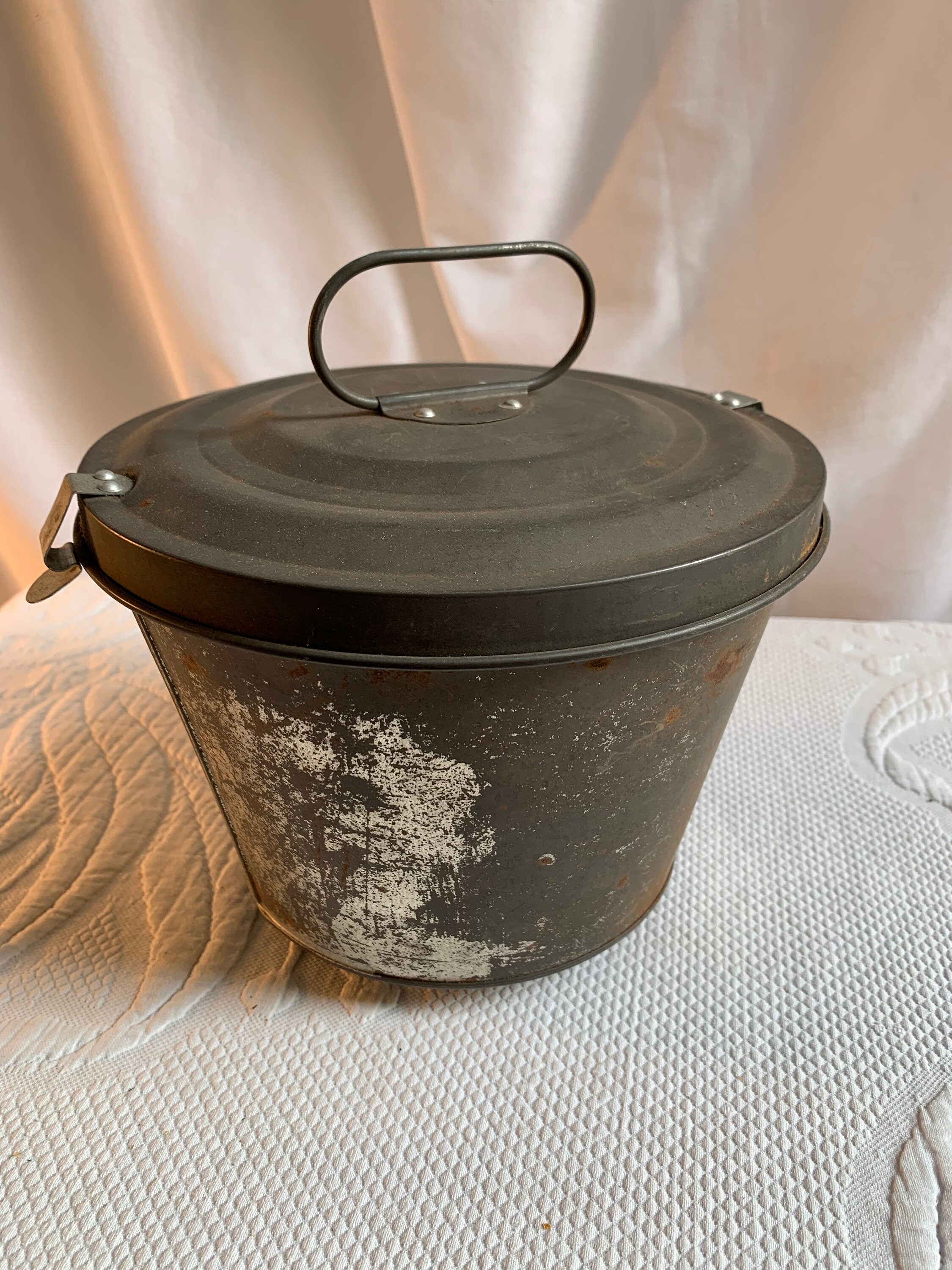Antique Tin Mold With Lid, Latches and Handle. Beautiful Ridged or ...