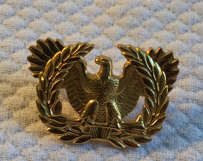 Vintage 22K WWII Warrant Officers Army Hat or Cap Badge. Eagle and ...