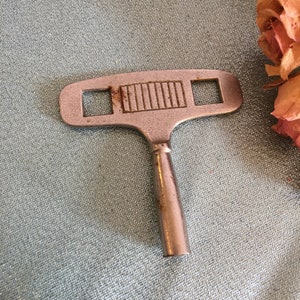 Vintage Clock Key. Choose From Three Keys. Listing for One Clock Key ...