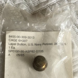 Vintage U.S. Navy Retirement 20 Years Military Pin. Silver Tone Round ...