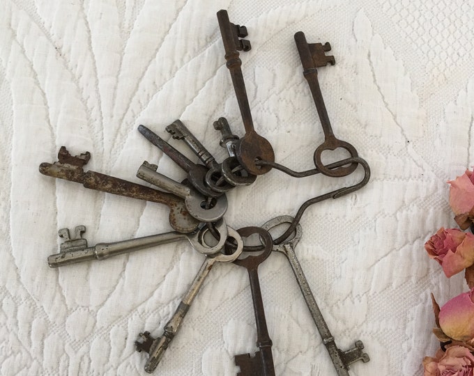 Antique 11 Old Keys on Ring as Found. Great Old Keys for Art Projects ...