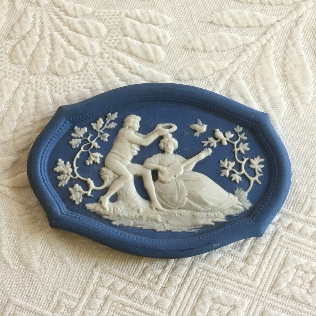 Vintage Wedgwood Style Wall Plaque. Blue and White Small Ovalish Plaque ...