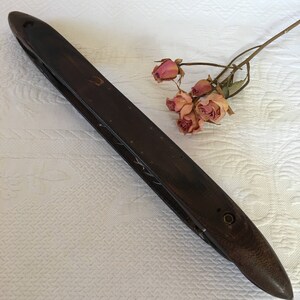 Vintage Weaving Shuttle. Shuttle Used to Add Warp Yarn to the Weft Laid ...