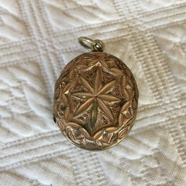 Shield Locket - Etsy