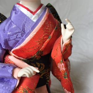 Vintage Japanese Geisha Doll Figurine. Purple, Red and Black With Peach ...