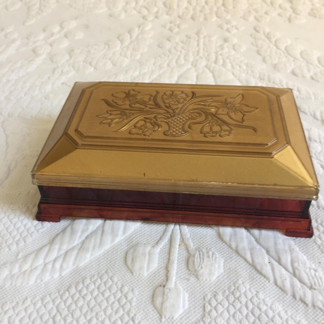Vintage Fosta Dresser Box. Amber Marbleized Box With Gold Lid With a ...