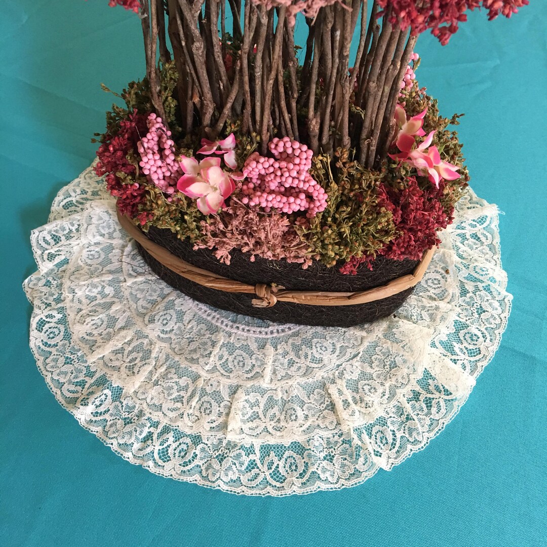 Vintage Ruffled Lace Table Topper Centerpiece Doily. Three Circular ...