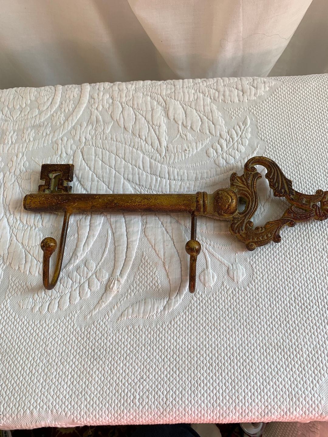 Vintage Large Key Wall Hooks for Multi-purpose. Gold Antiqued Painting ...