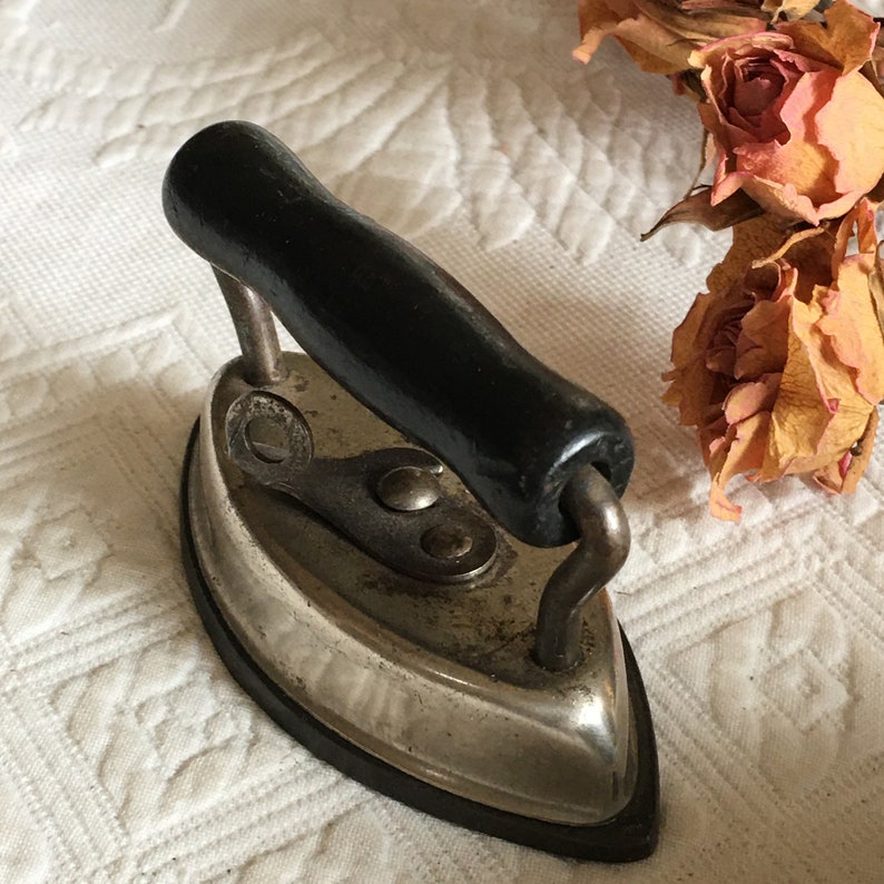 Vintage Dover USA Sad Iron Miniature Real Iron. Wooden Handle and Cast ...
