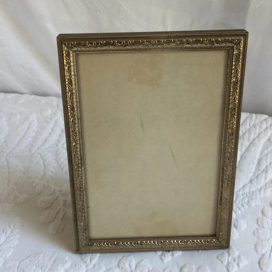 Vintage 1950s Gold Metal Picture Frame. Vines With Leaves Molded ...