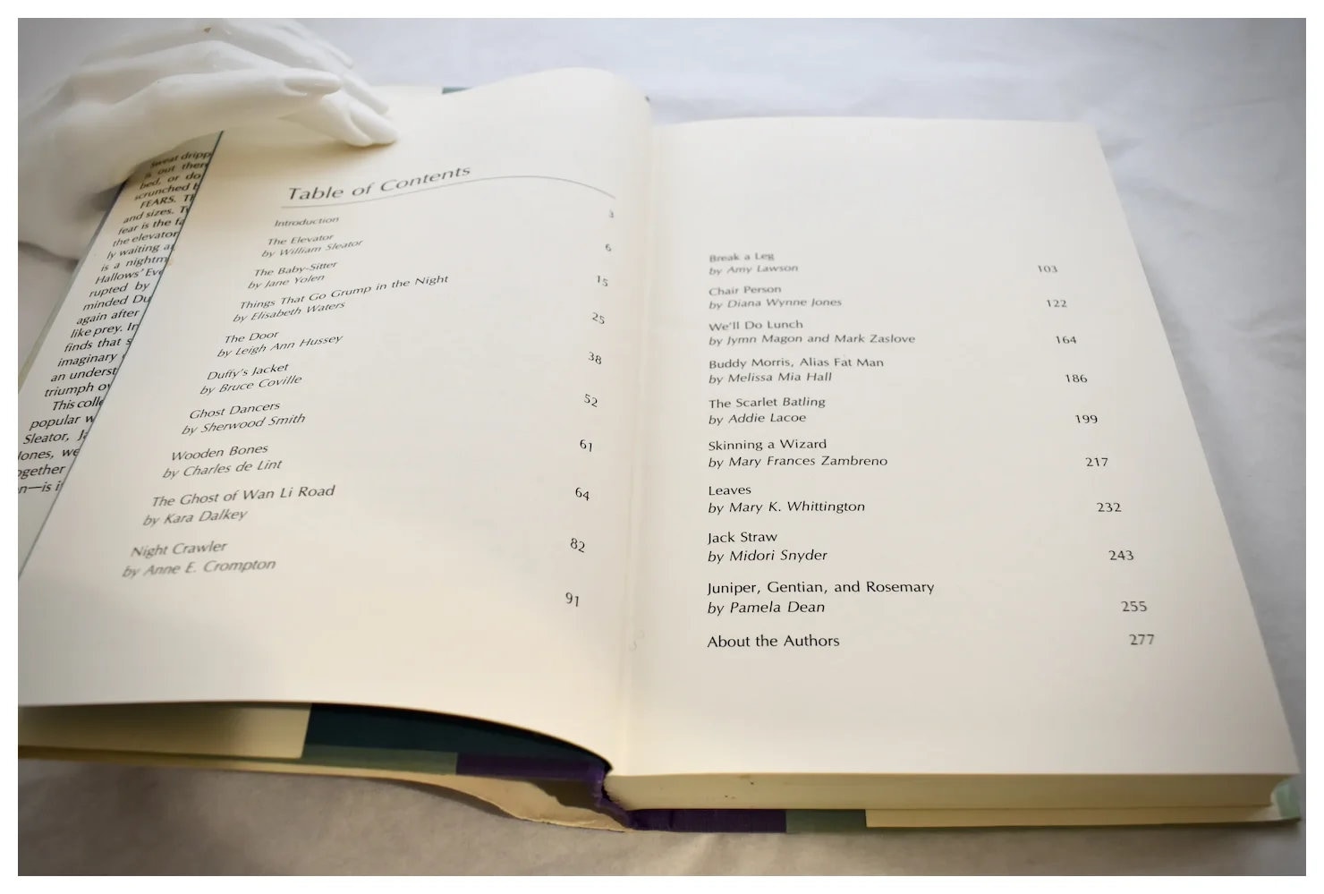 C1989 "things That Go Bump in the Night" A Collection of Stories Edited ...