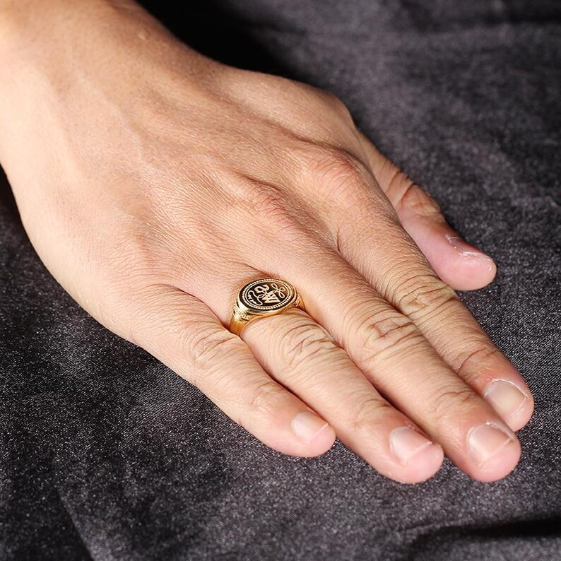 Pt950 Platinum Vintage Signet Ring - per Aspera Ad Astra Noble Crest ...