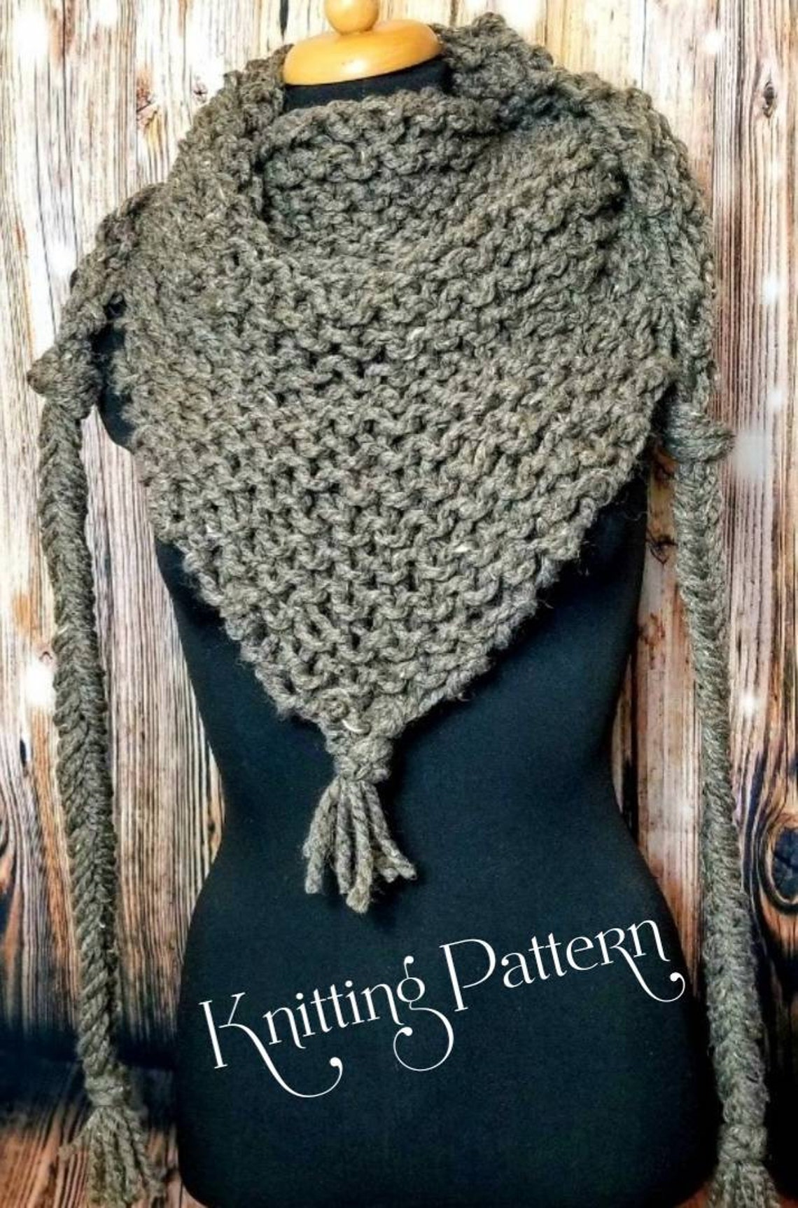 KNITTING PATTERN Chunky Highlander Triangle Wrap Sassenach | Etsy